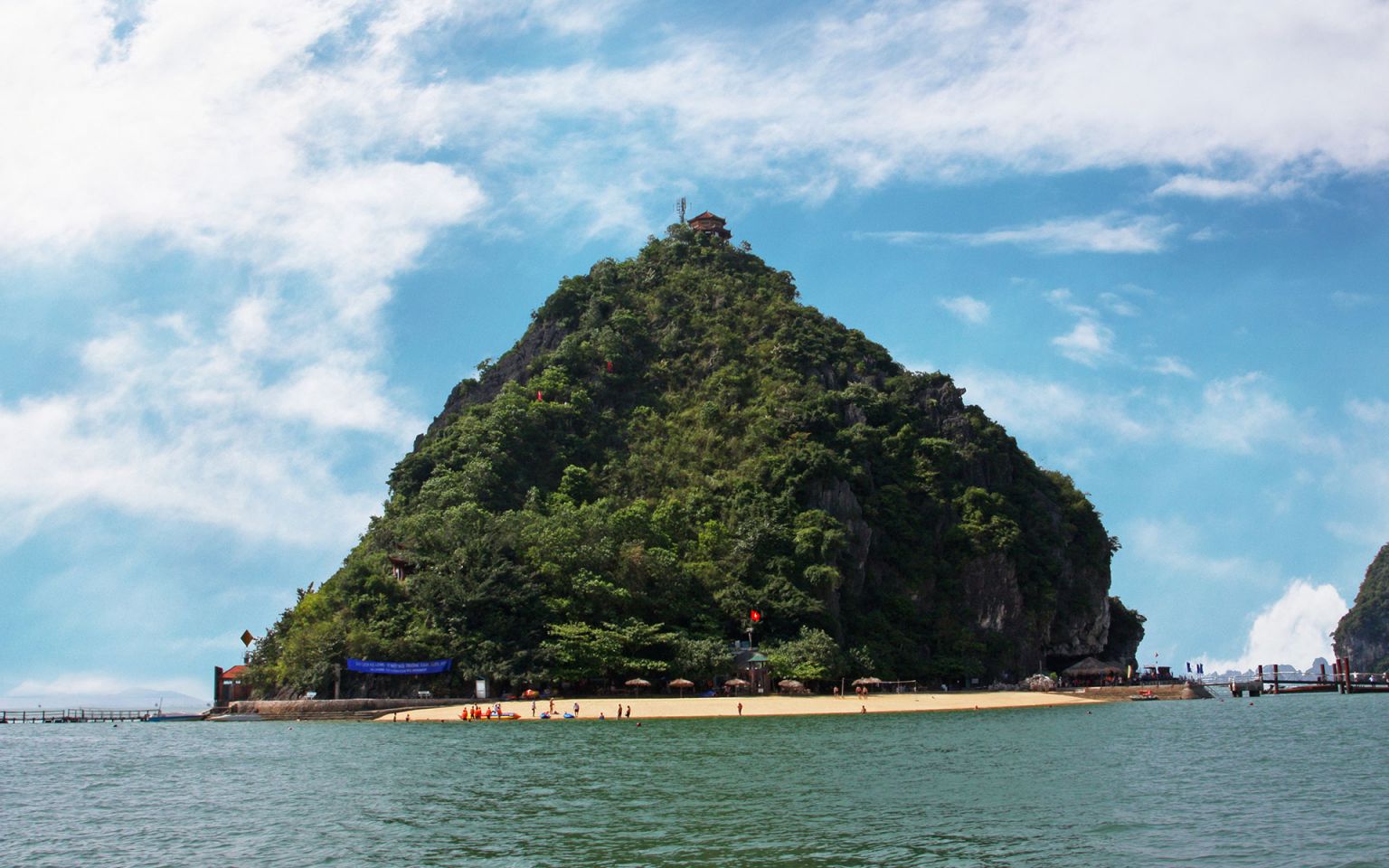 9 Best Beaches In Halong Bay - Halong's Best Beaches