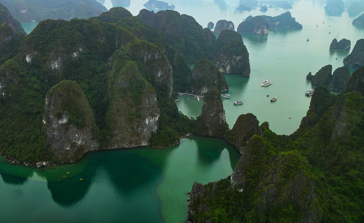 Scenic Seaplane Tour Over Ha Long Bay's Majestic Landscapes
